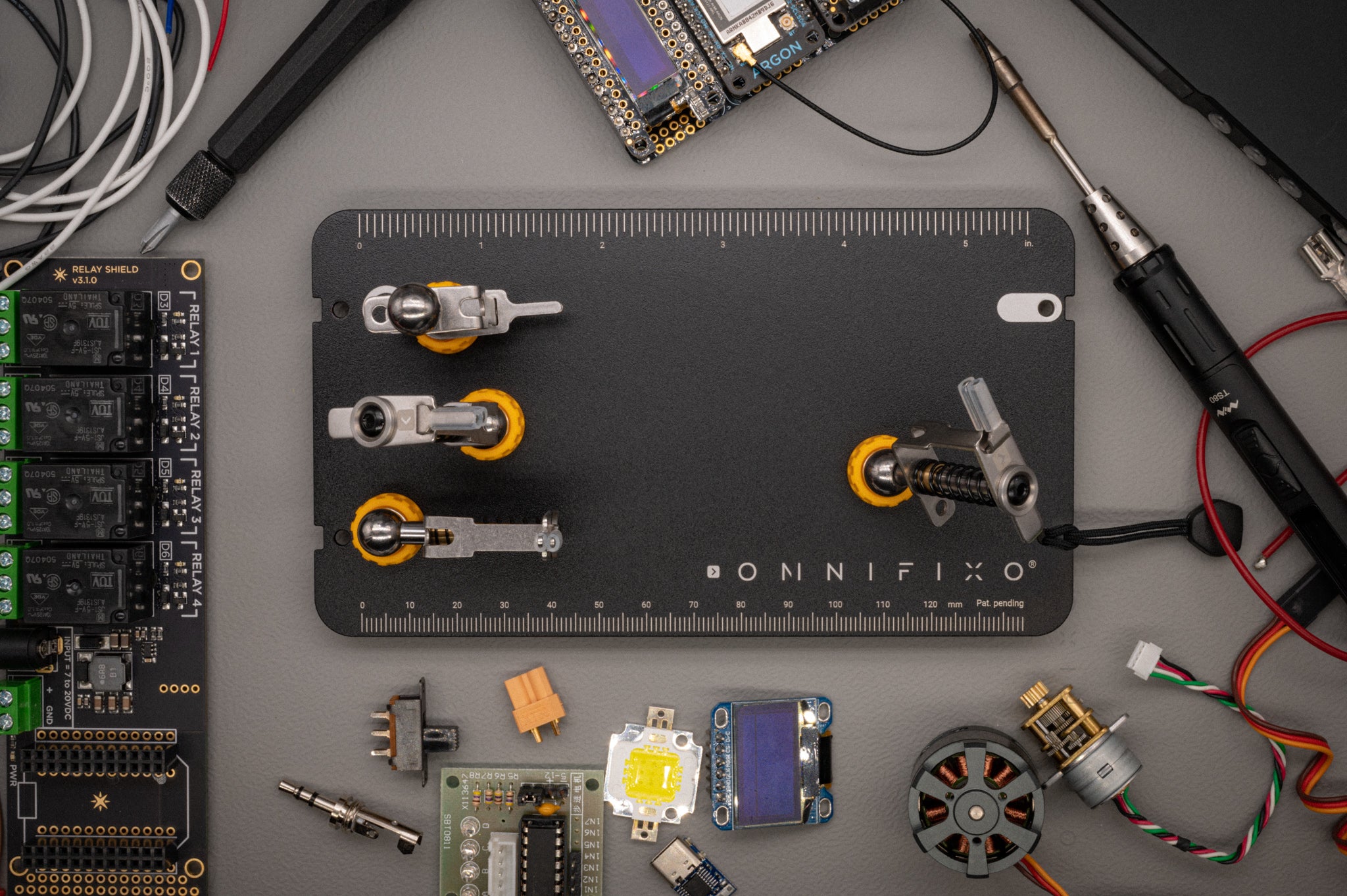 Omnifixo - Makers Third Hand – OMNIFIXO