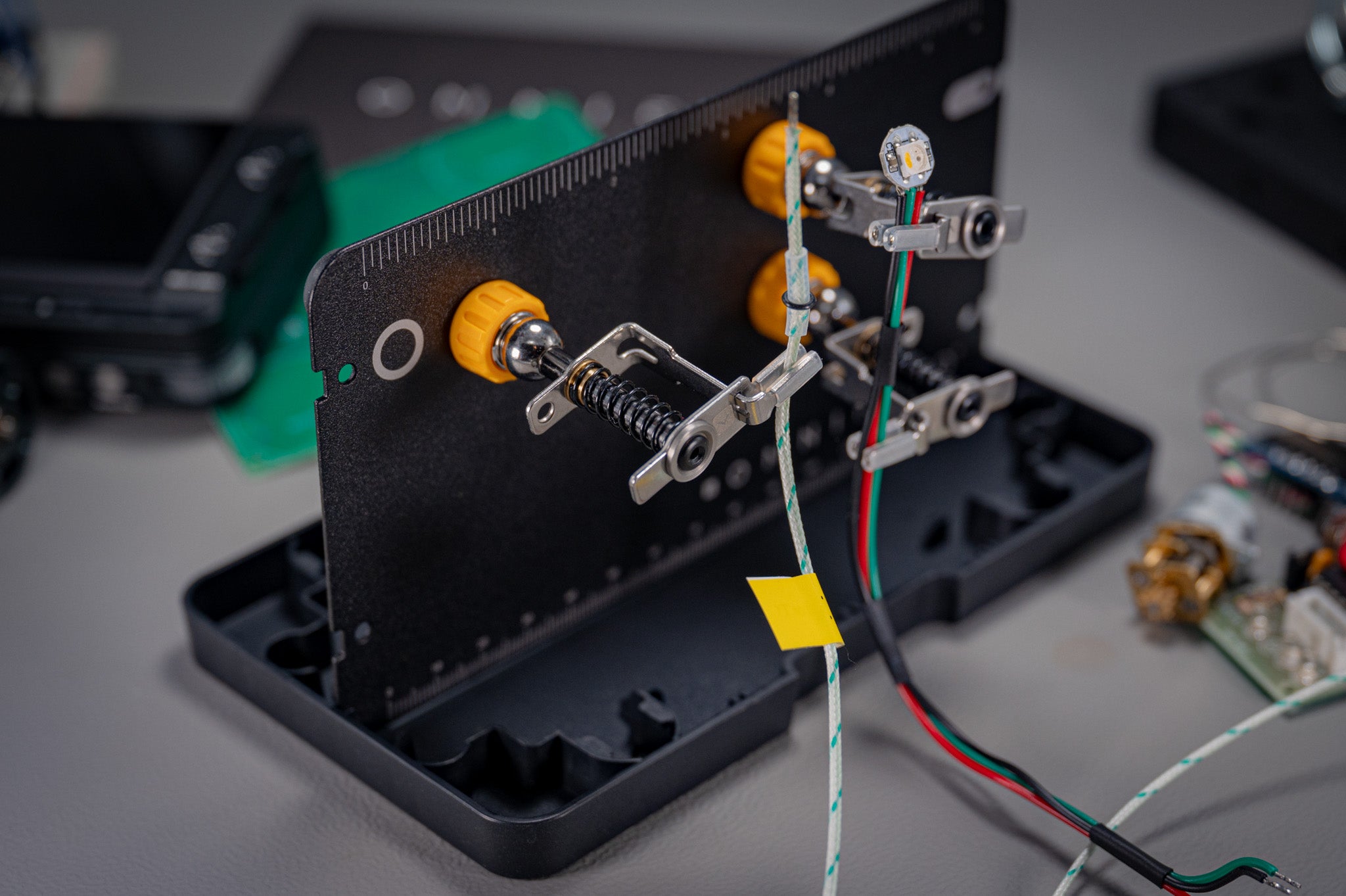 Omnifixo - Makers Third Hand – OMNIFIXO